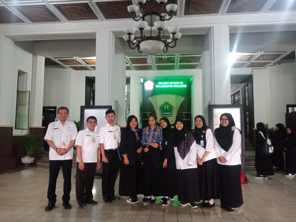 Kegiatan Outing Class XI AKL SMKN 12 Malang ke Kantor BPKAD Pemerintah ...