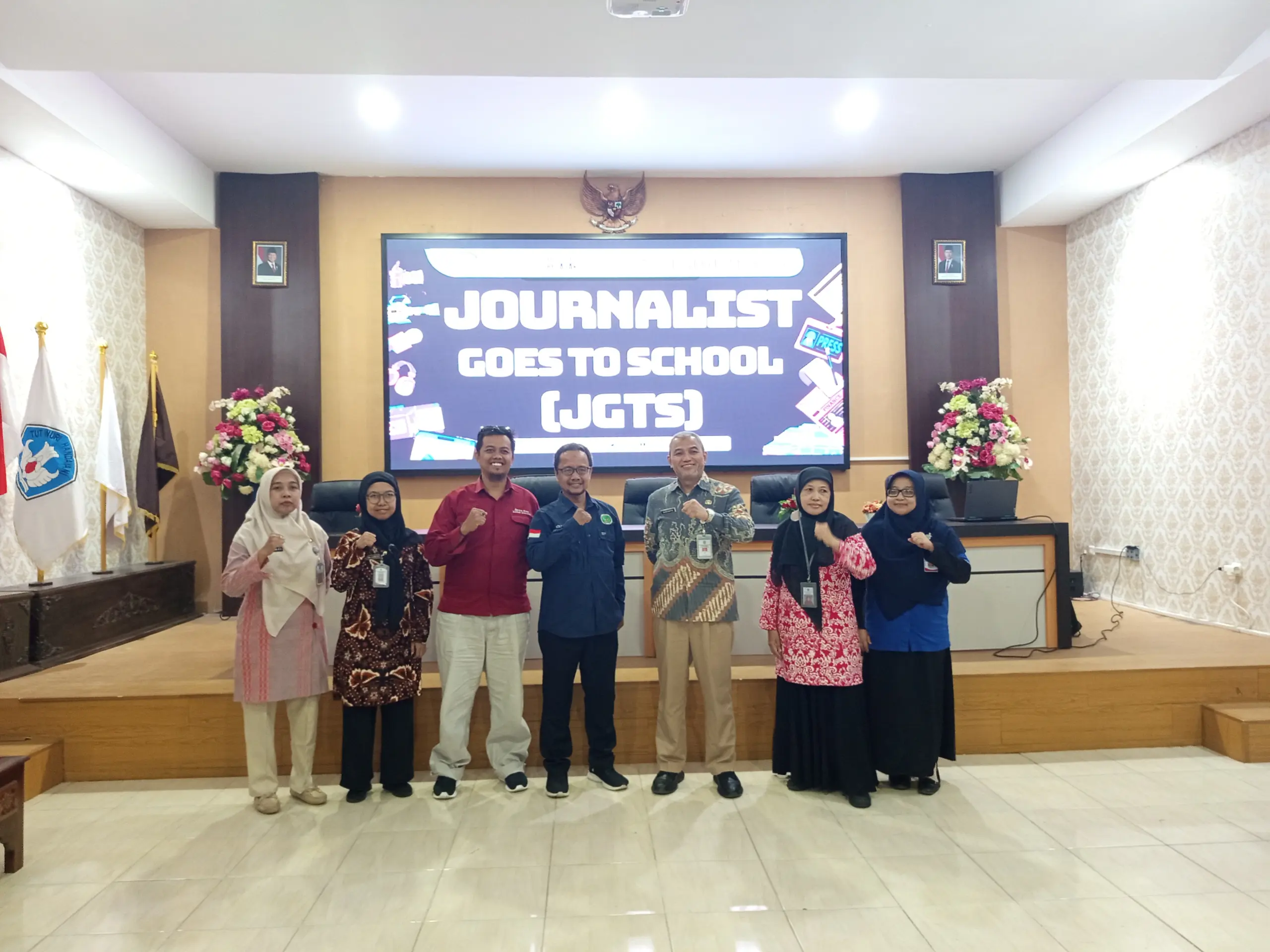 BELAJAR NARASI DAN ETIKA YANG BAIK DI SMK Negeri 12 Malang BERSAMA ...